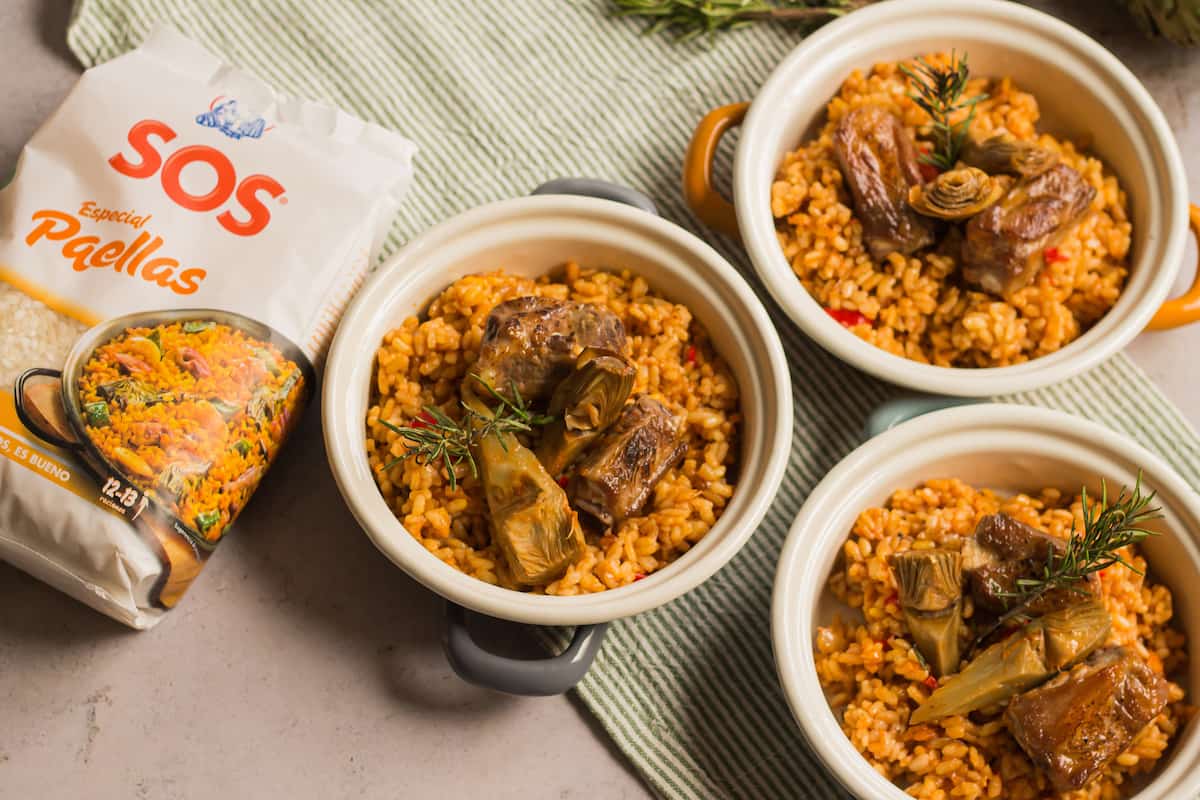 Receta de paella de costillas y alcachofas | Arroz SOS