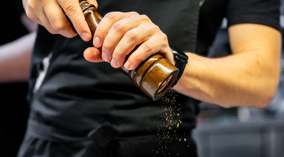 ¿Qué Es Salpimentar? Técnica Culinaria Básica | ArrozSOS